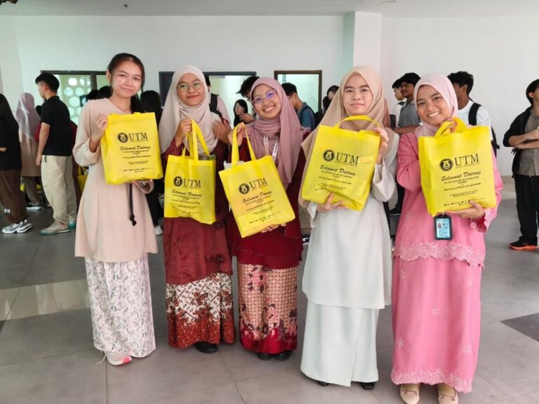 Penyerahan Cenderhati Pelajar Asasi & Diploma Sem 1 2025/2026 | SPACE UTM